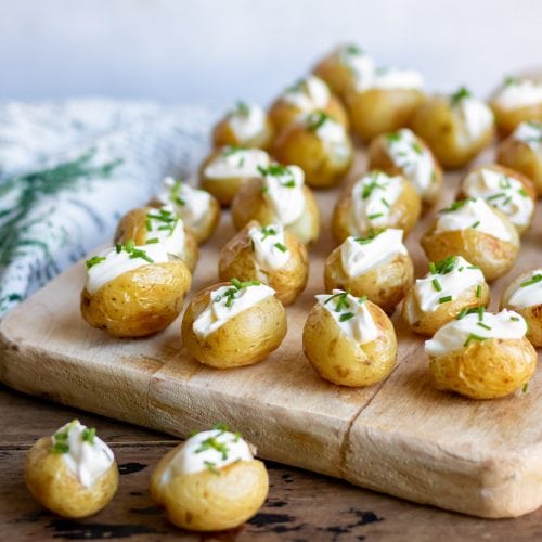 Salt Baked Mini Jacket Potatoes With A Cheesy Filling (V) Recipe - yhangry
